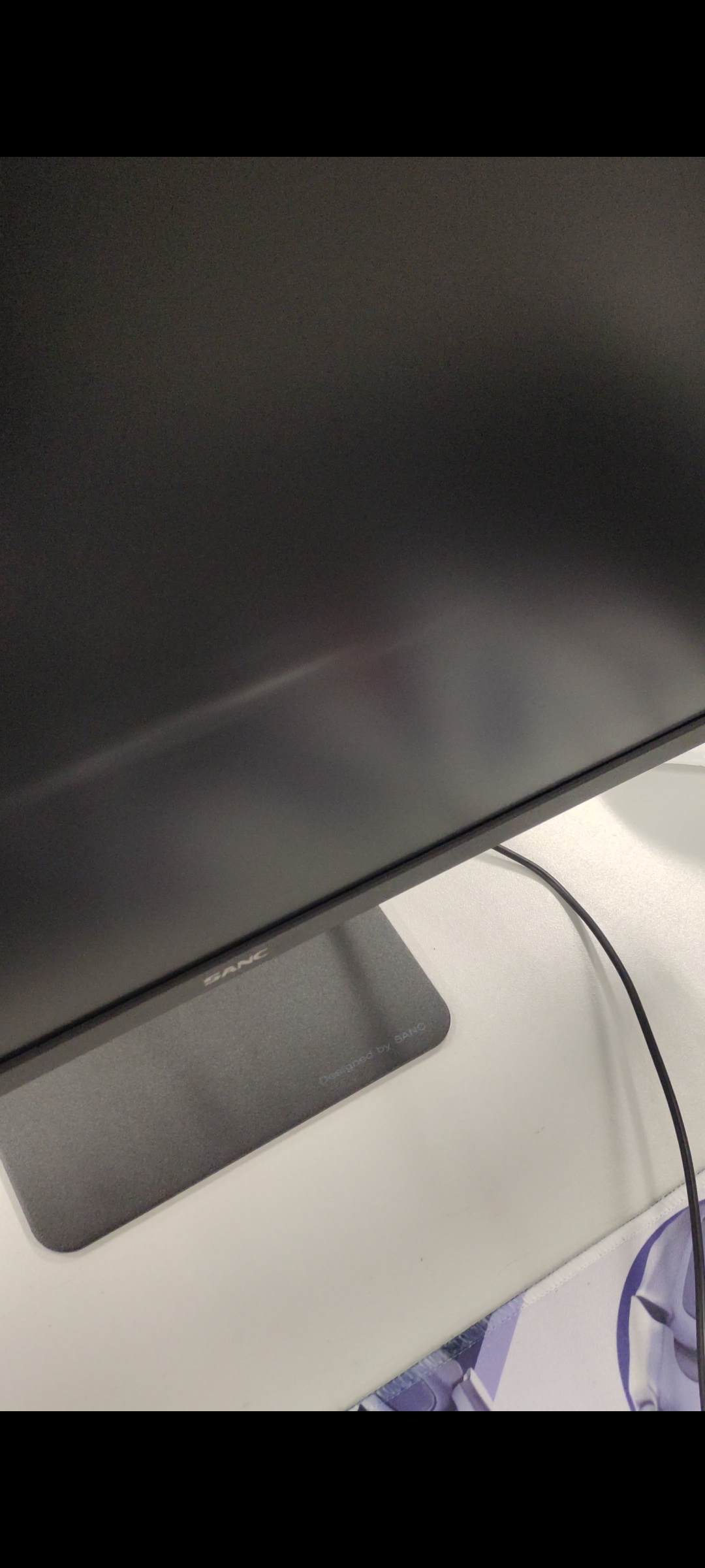 请问显示器断电黑屏状态有白斑咋回事呢_-CSDN问答