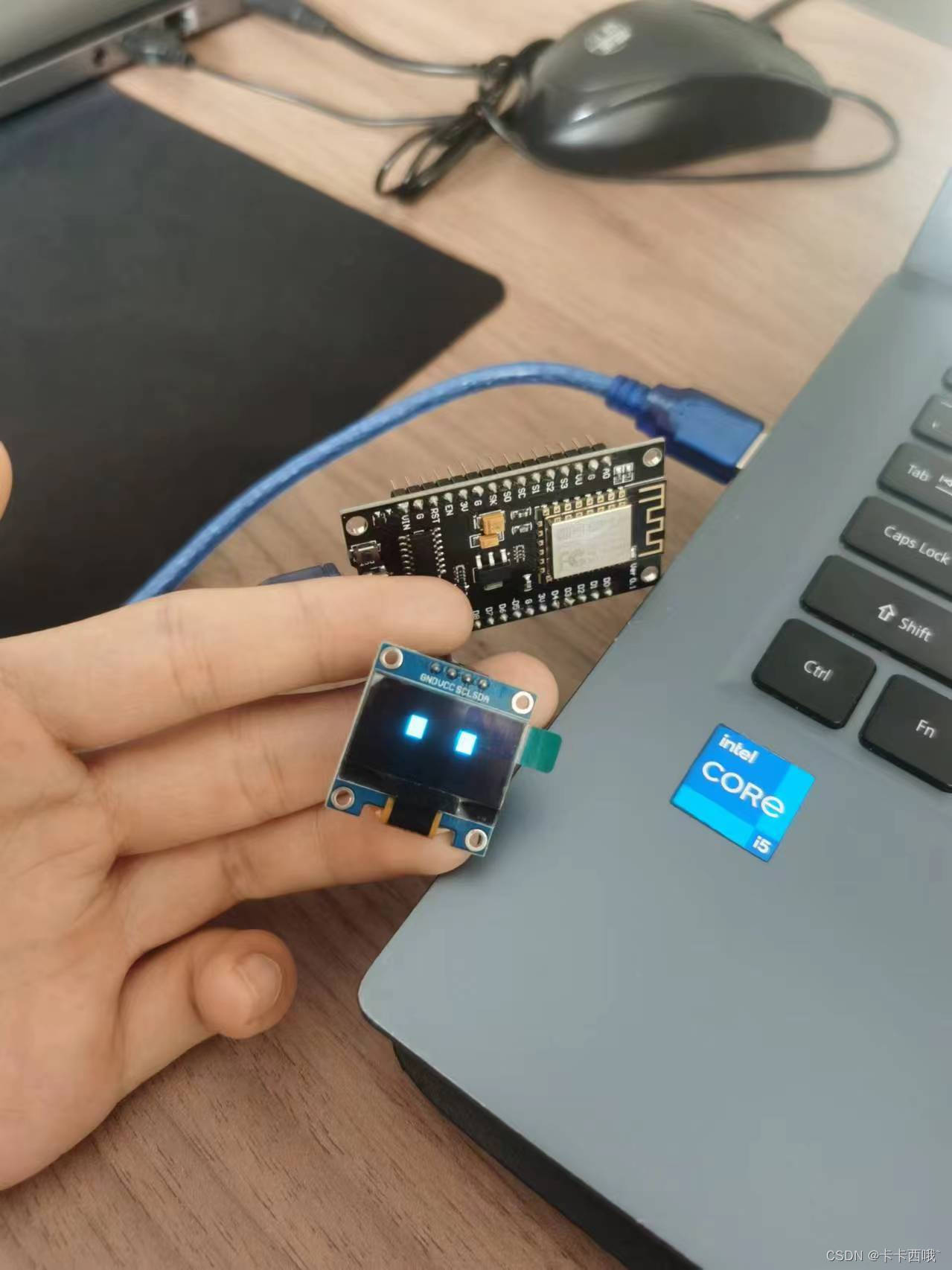Esp8266控制i2c4针脚oled屏幕显示图片（机器人眼睛）使用Arduino中u8g2实现_c++_卡卡西哦`-DAMO开发者矩阵
