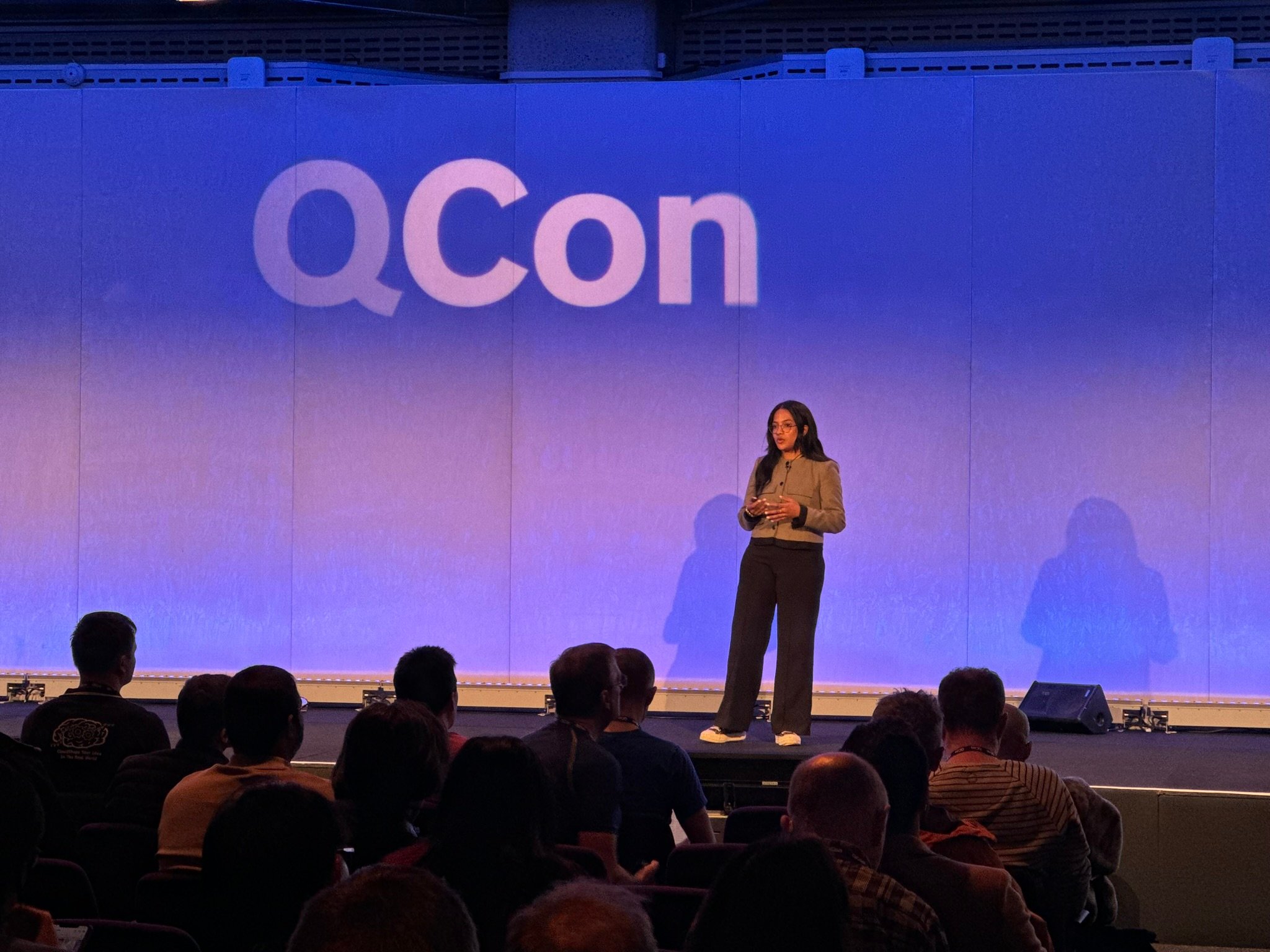 大型代码语言模型 作者：Loubna Ben Allal，伦敦 QCon-CSDN博客