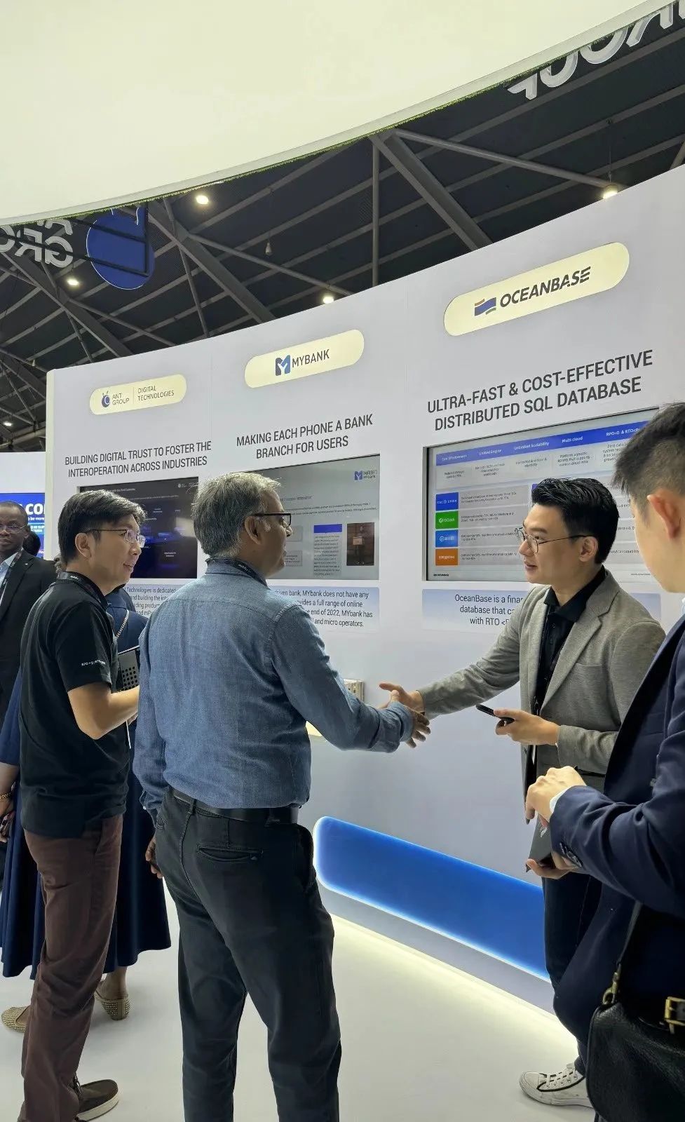 冒个泡！OceanBase亮相 2023 新加坡金融科技节_oceanbase新加坡-CSDN博客