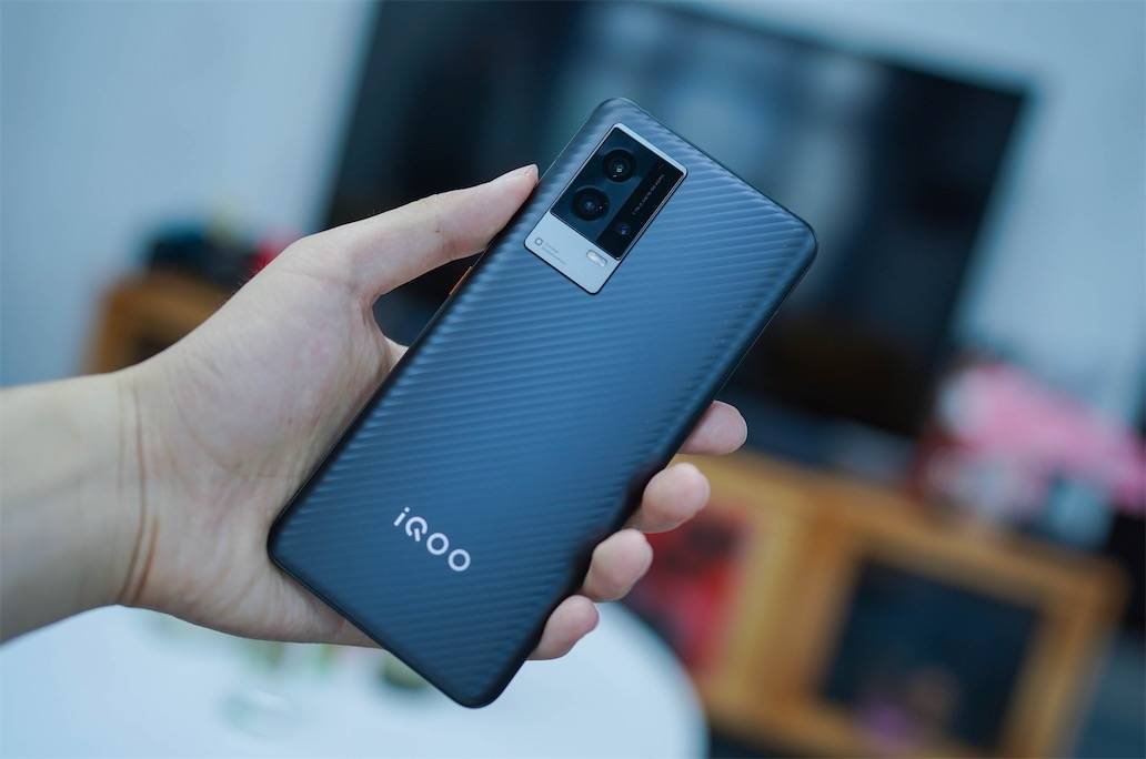 iQOO 8实测上手体验：王者归来，从不高调_iqoo8-CSDN博客