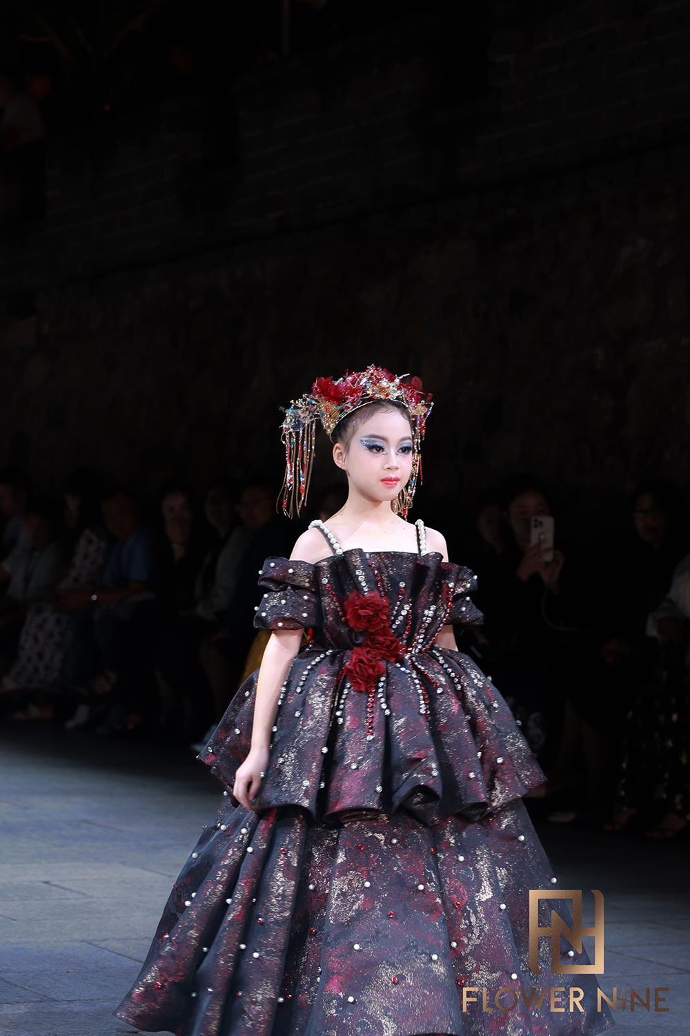 FLOWER NINE“楚辞·汉光”长城大秀｜谢欣晓 耀然相映 如光似火-CSDN博客