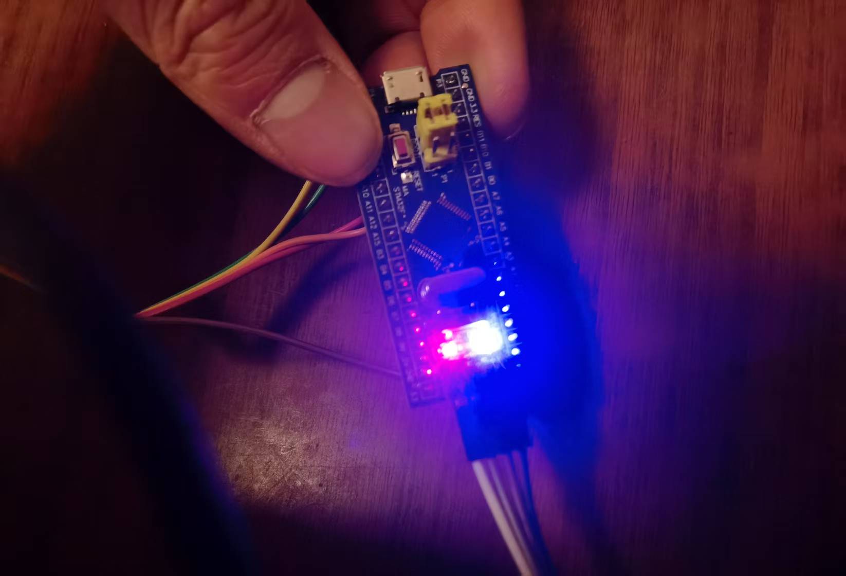 4.（串口）使用CubeMX和Keil、USB-TTL模块（CH340）控制STM32C8T6的LED亮灭_mip6050和ch340演示视频-CSDN博客