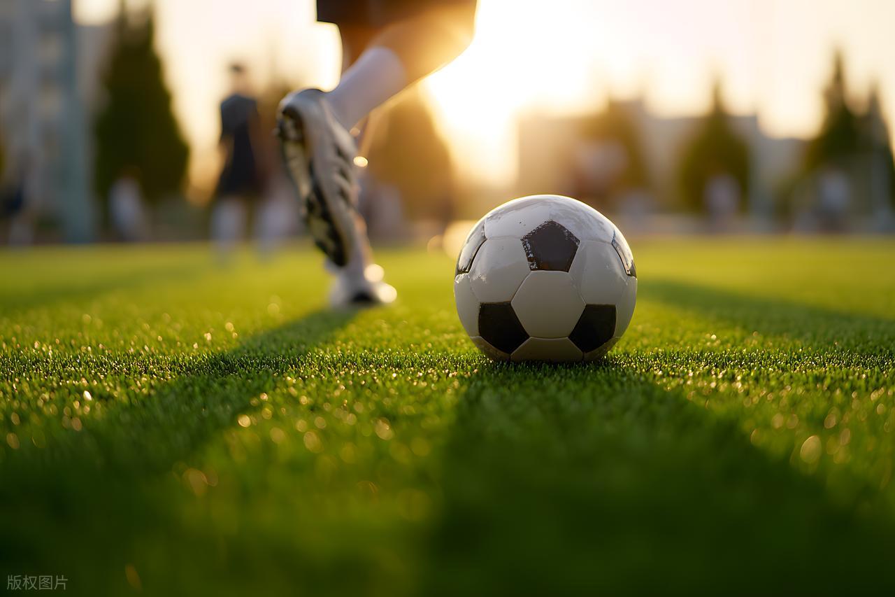 创意足球海报模板：在线设计工具助力宣传效果-CSDN博客