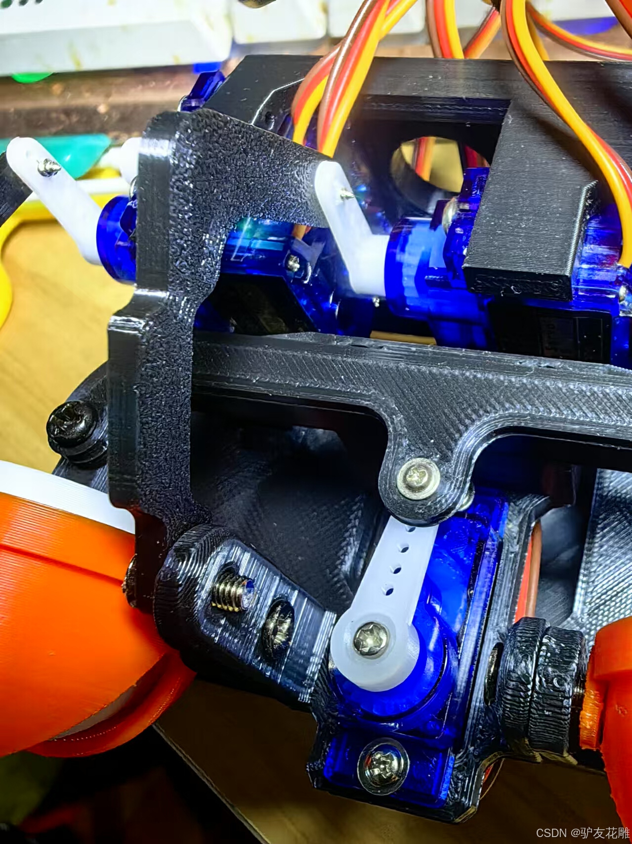 【花雕学编程】arduino动手做(242) 标准版仿生眼机器人舵机运动的测试与调整(上下左右) Csdn博客