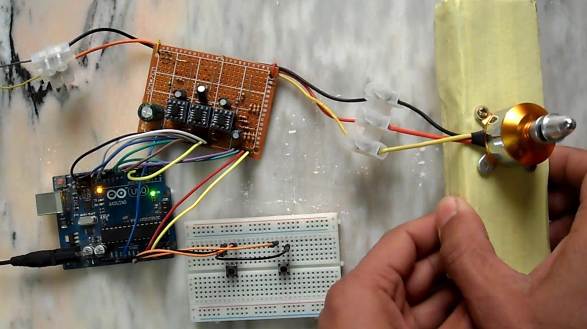 【花雕学编程】Arduino BLDC 之多光感分区调速-CSDN博客
