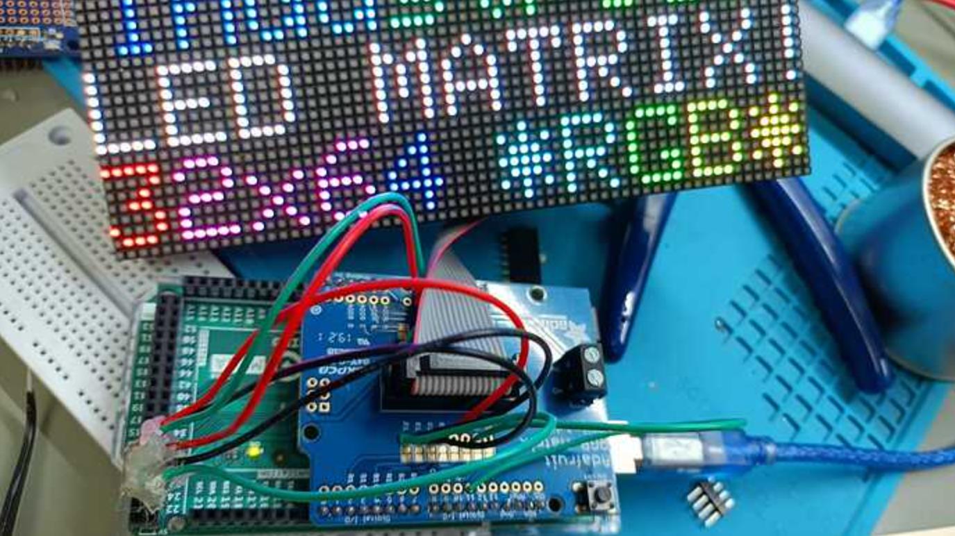 【花雕学编程】Arduino HUB75 之双色边框动画效果-CSDN博客