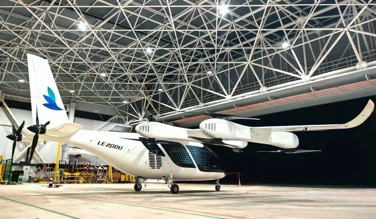 电动垂起新势力 | 览翌航空携LE200亮相2025深圳eVTOL展_合肥览翌航空le200-CSDN博客