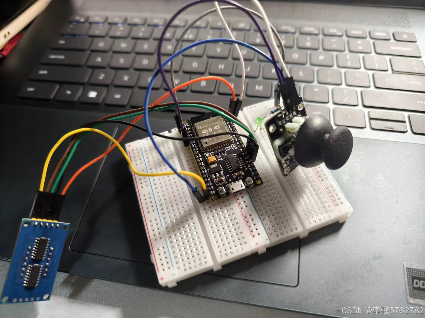 esp32带报警功能的数字电压表设计(包含源码)_设计一个电压警报系统,当低于电压2.5v时,led灯点亮 openharmony(python3代码-CSDN博客