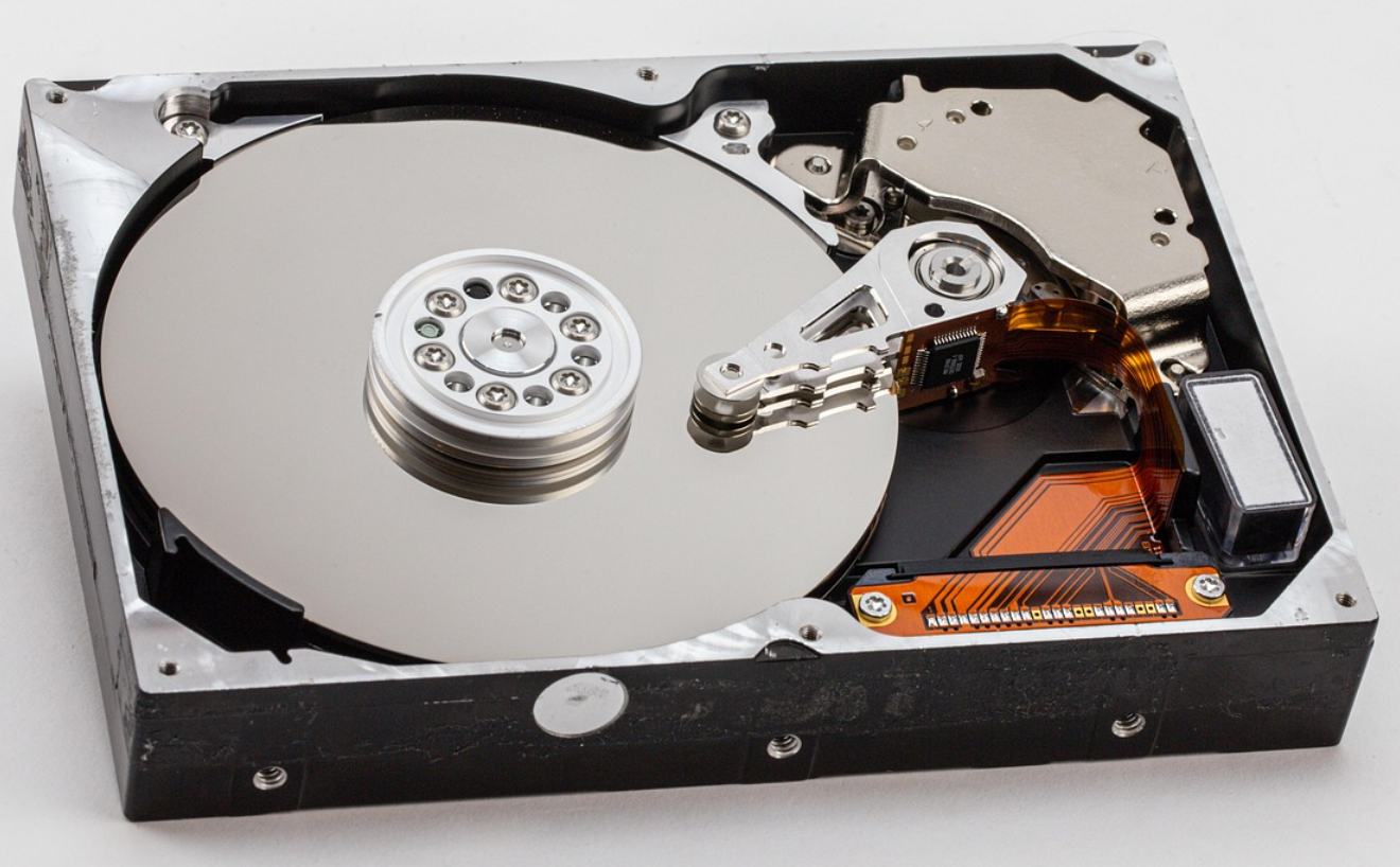 讲完SSD HDD SATA SAS M.2 NVME PCIe AHCI RAID的功能与区别_ssd与sata与sas-CSDN博客