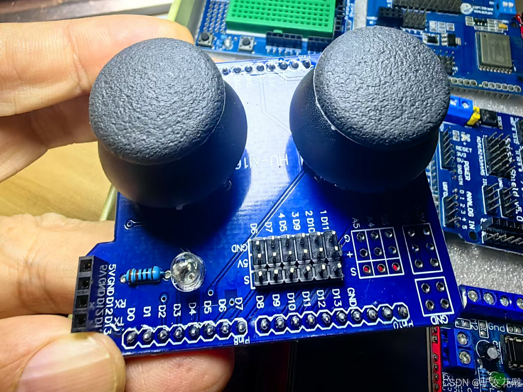 【花雕学编程】arduino动手做（243） 双路 Joystick 扩展板绘制x轴与y轴的动态曲线arduino Joystick 