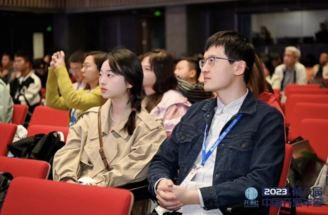 DeepSeek浪潮下如何撑过35岁职场危机？跨界程序员：我不焦虑，40岁就退休｜CodeMaster#3_开源_GitCode-GitCode 开源社区