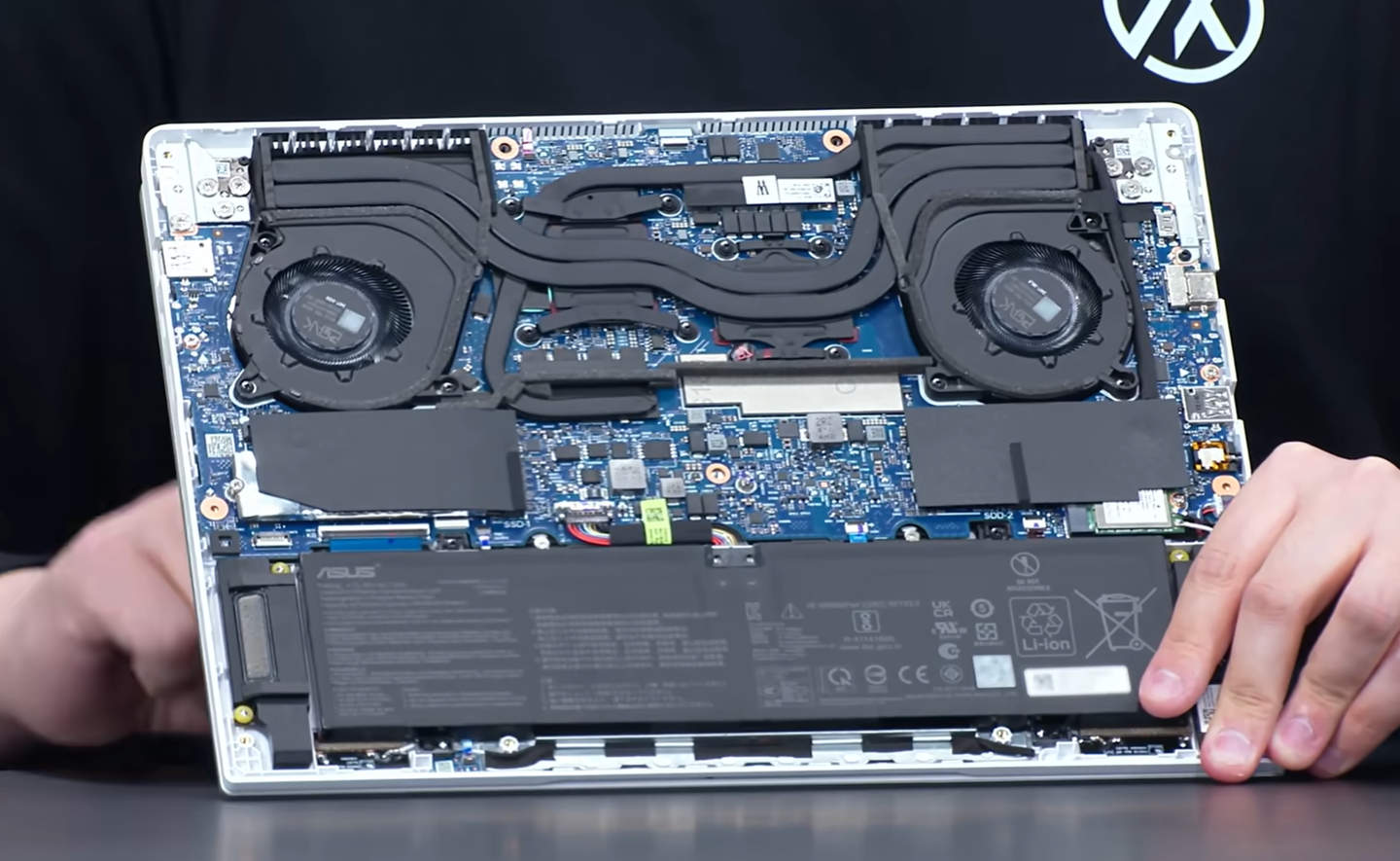 高性能轻薄本新王登基：AMD 锐龙 AI 300 + RTX 5060 的华硕天选 Air 2025_天选air 2025-CSDN博客