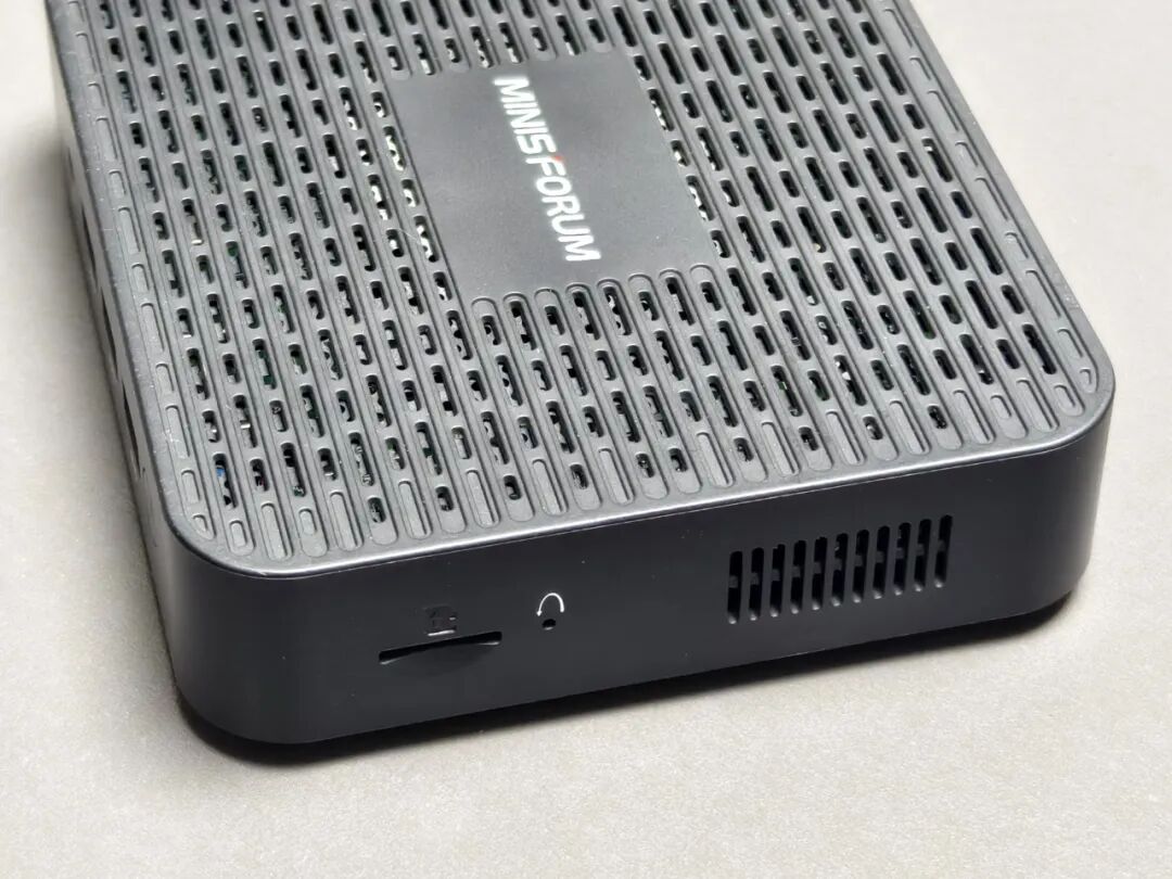 先天all in one神器！板载4+64G硬盘，M2+2.5寸SATA+M2无线网卡，还带双千兆网口，飞牛云NAS圣体小主机！-CSDN博客