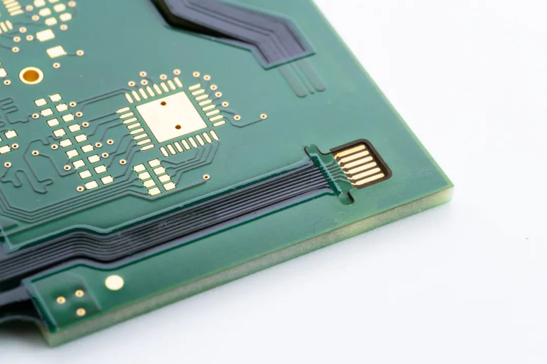 苹果内部硬件设计文档，124层的超级PCB，多层PCB内部3D，好看的工程师桌面（第24期）-CSDN博客