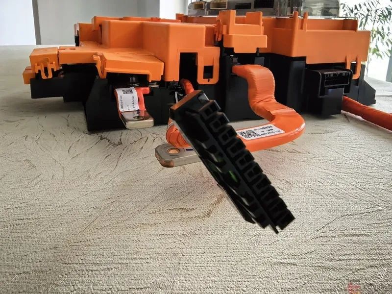 拆解小米SU7动力电池BMS：不出意料果然用了这些芯片-CSDN博客