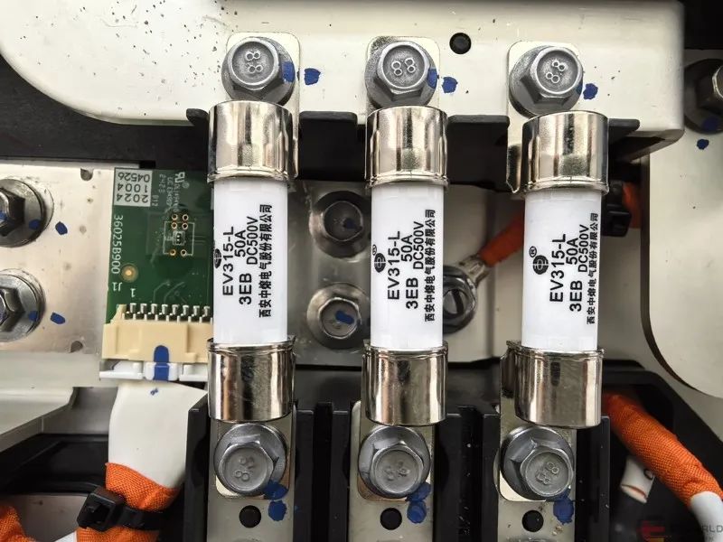 拆解小米SU7动力电池BMS：不出意料果然用了这些芯片-CSDN博客