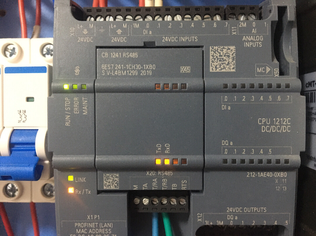 西门子1200plc与施耐德变频器modbus通讯程序，可以控制变频启停，设定频率，读取变频器..._atv 变频器 modbus 控制启停-CSDN博客