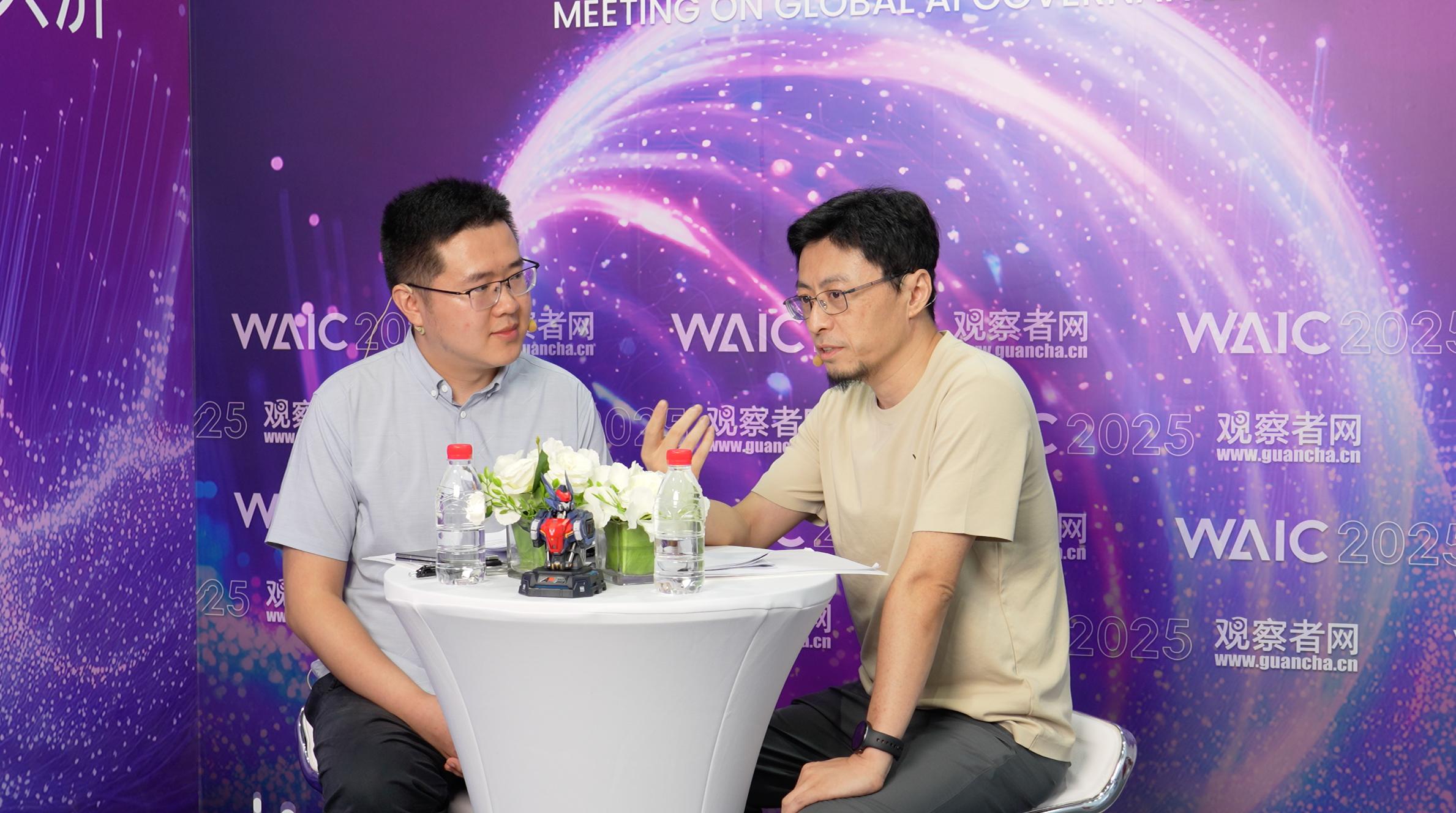 2025 WAIC聚焦AI落地战：未来智能以“硬件+场景“突围 签约上海市重点AI项目-CSDN.NET